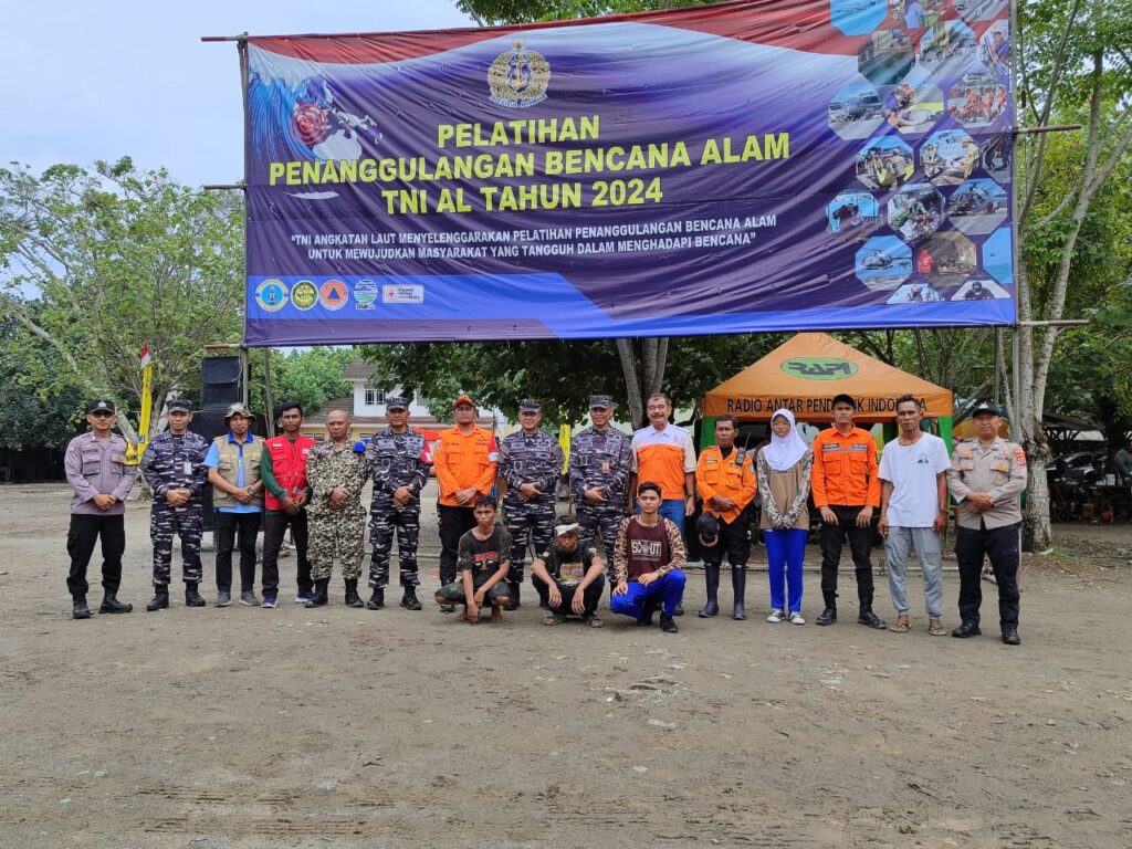 Tingkatkan Kesiapsiagaan, TNI AL Gelar Latihan Penanggulangan Bencana Alam - BantenIntens.Co.Id
